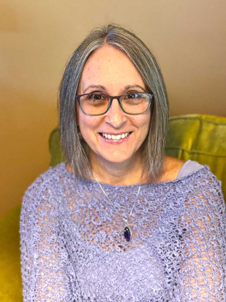 About the Author – Myria Rei Solas